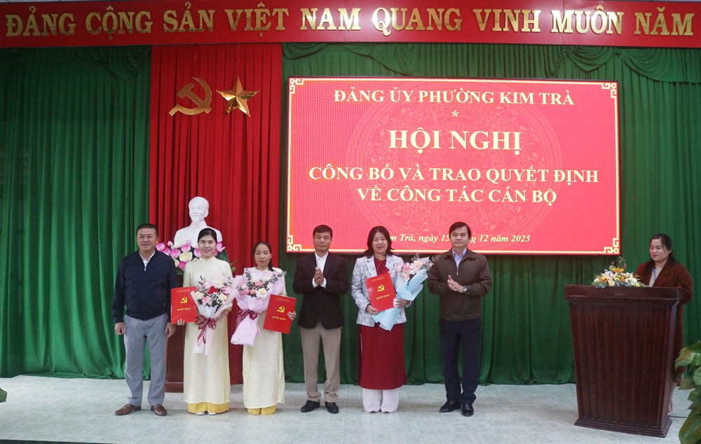 Kim Trà công bố các quyết định về công tác cán bộ nhiệm kỳ 2025 – 2030